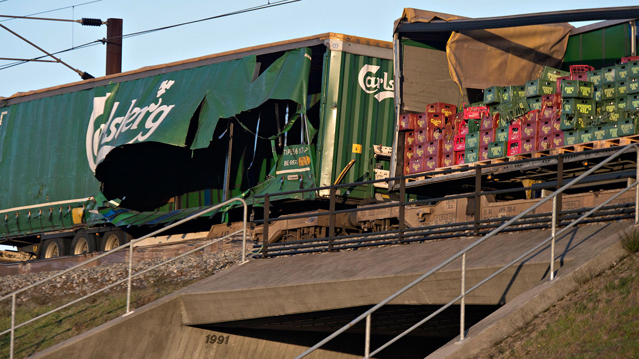 train accident | abc7chicago.com