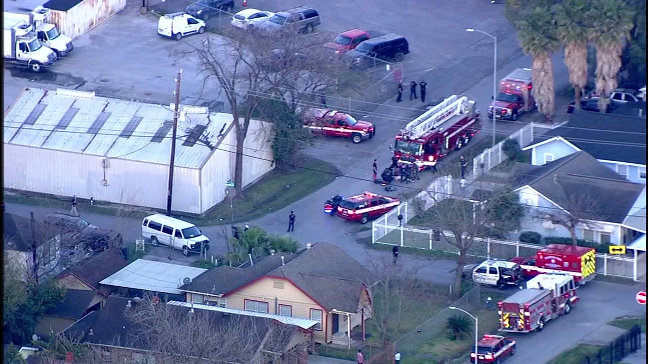 4 Houston Police Officers Shot While Serving Warrant
