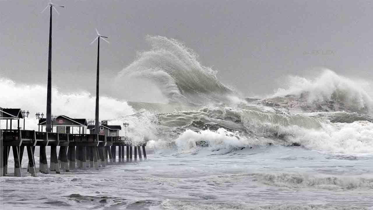 Pier officials: Viral photo of monstrous waves at Outer Banks not real ...