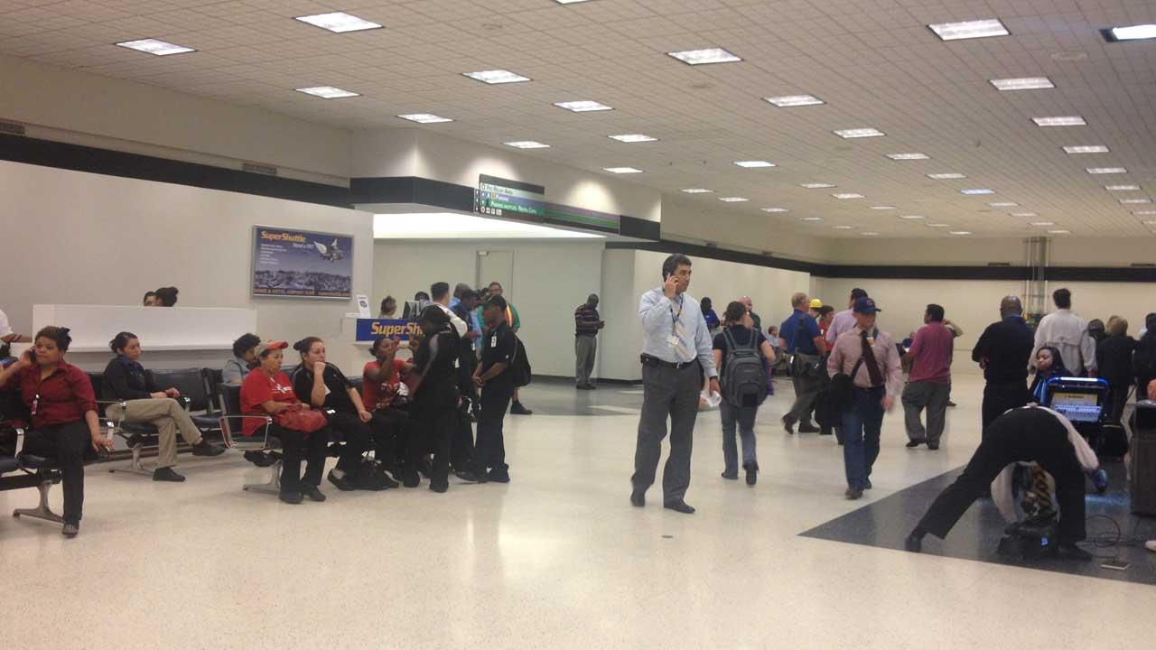 HPD: Man fatally shoots himself at Bush Intercontinental Airport ...