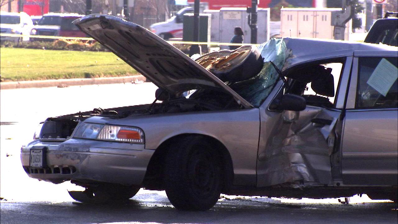3 CPD officers injured in police car crash | abc7chicago.com