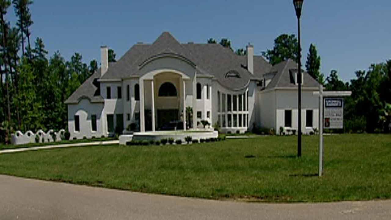 Neighbors want end to Raleigh 'party mansion' | abc11.com